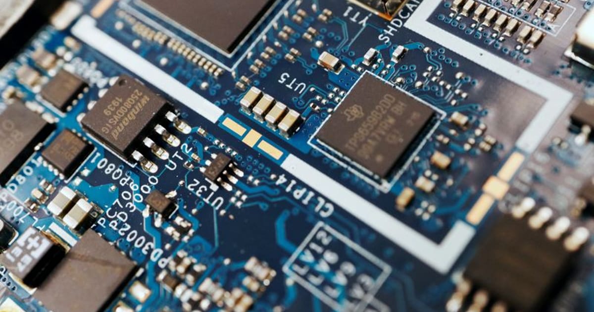 AI chip startup SambaNova raises $350 million in Vista-led round, signs ...