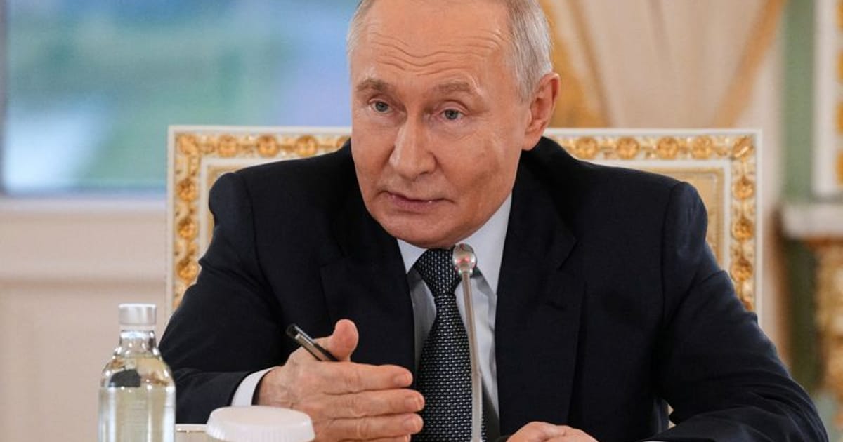 Zelenskiy's Peace Talks Letter to Putin Echoes at St Petersburg Forum