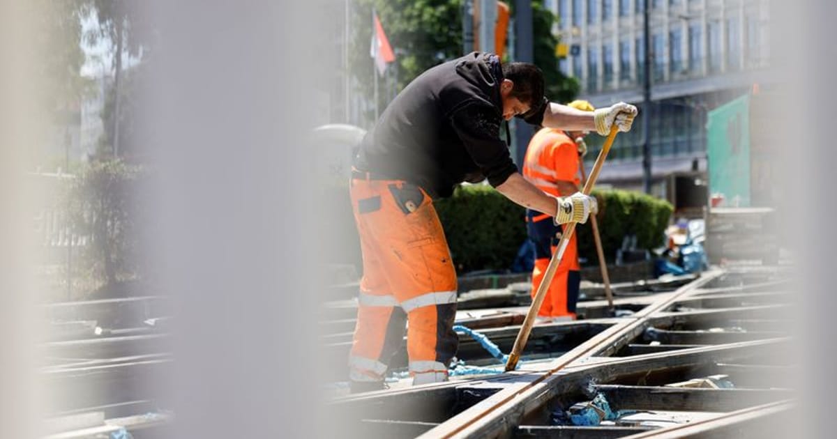 German Construction Sector Faces Ongoing Downturn Amid High Prices