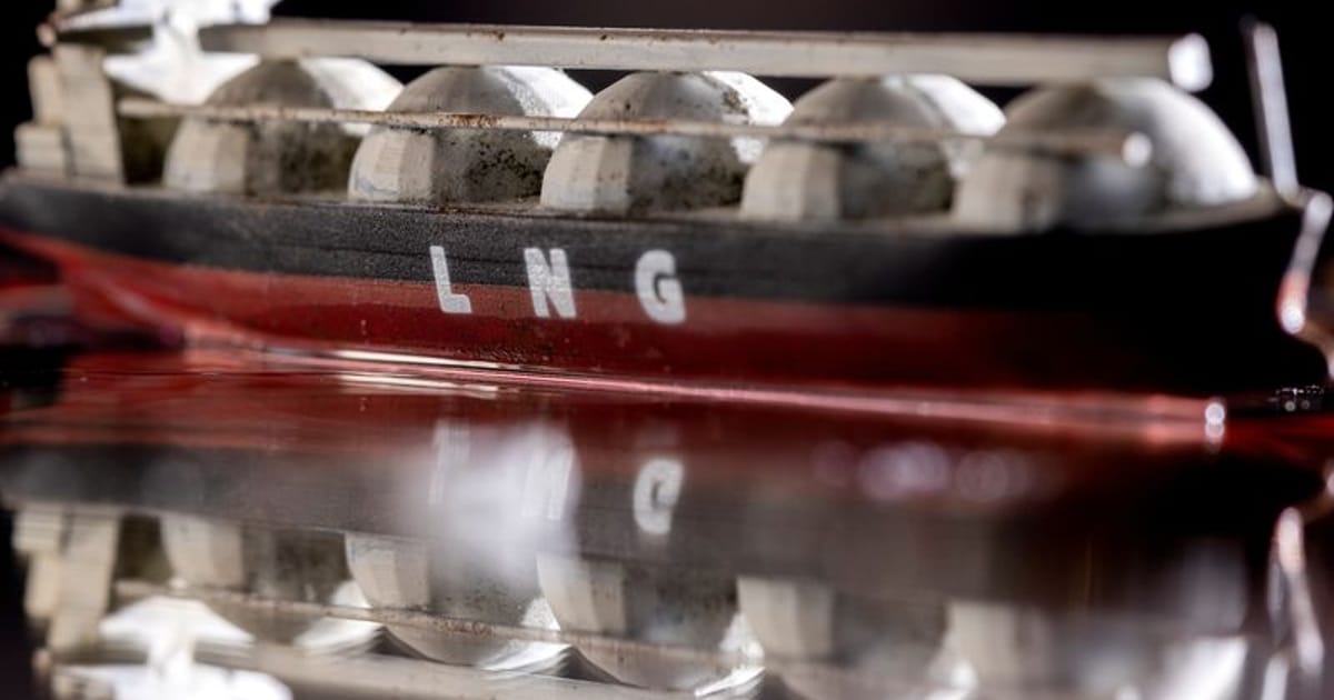 Russia sends first LNG tanker this year eastward along the Arctic